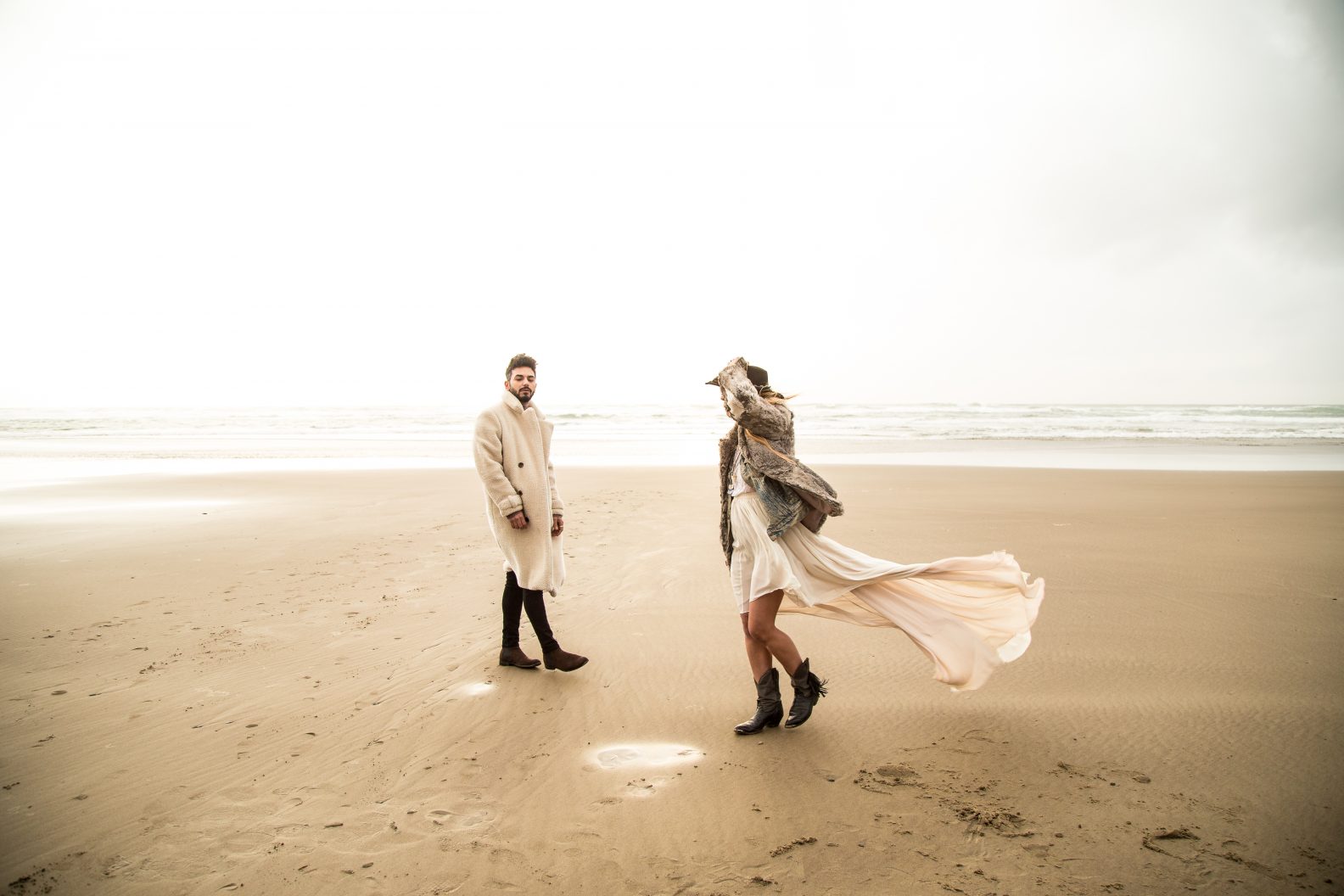 Coastal Couples Session - Pacific City, Oregon - Ali Rae Photography